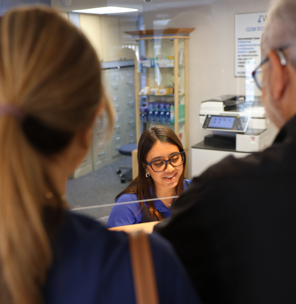 Manatí Visual | Clínica y Óptica desde 1988 – Dr. Angel Whatts